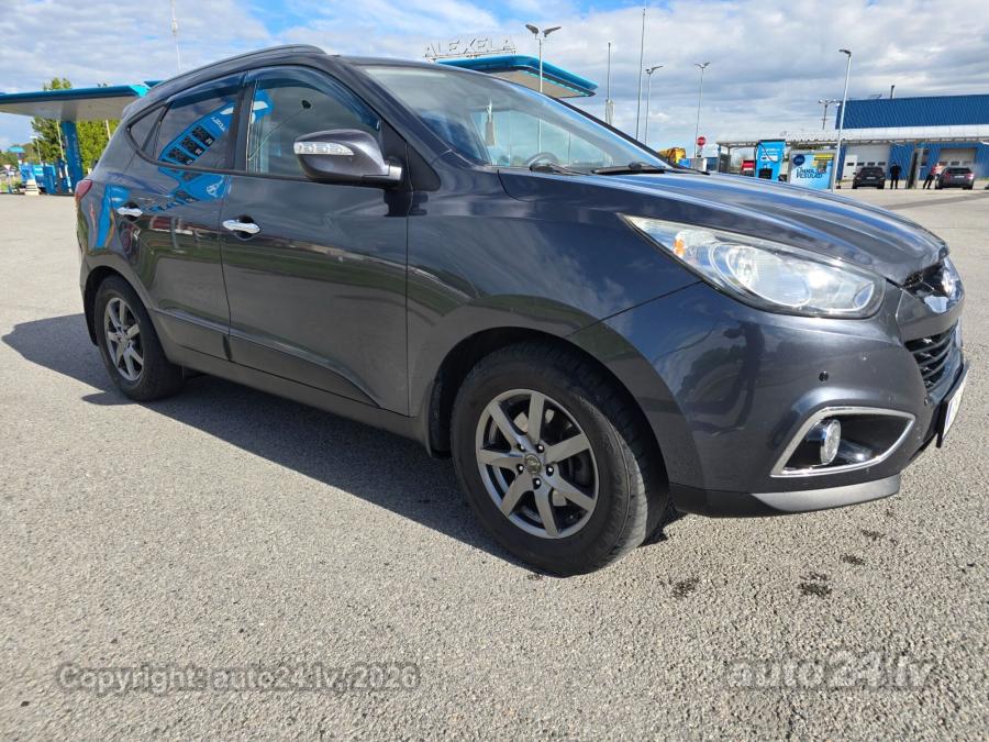 Pelēks Hyundai ix35 2011 Tallina, ar dzinēja tilpumu 2.00 L un nobraukumu 227 tūkst. km par 6200 €, foto 7 vietnē AUTOMOTO.COM.LV