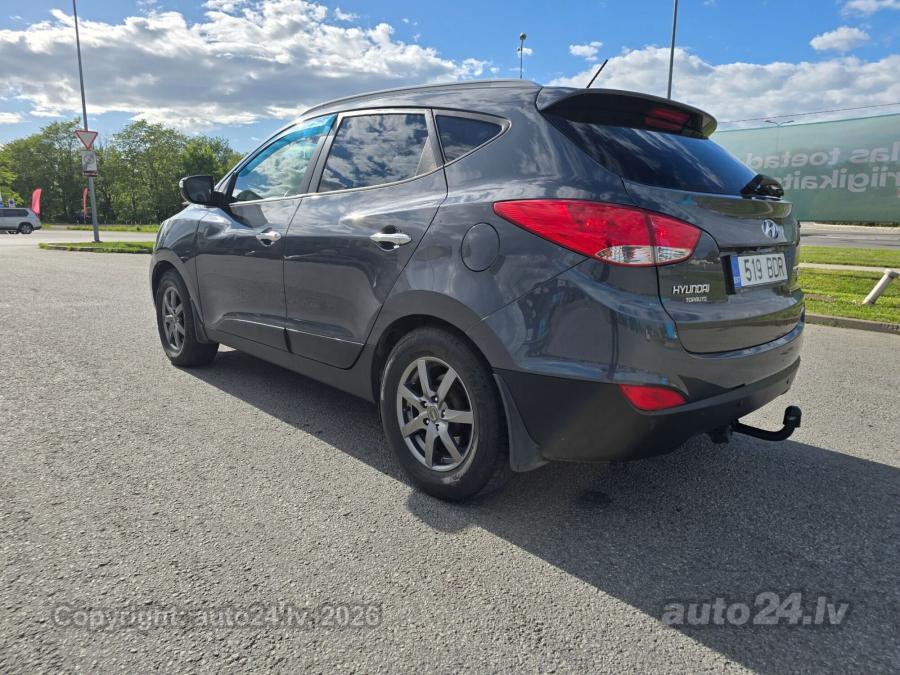 Pelēks Hyundai ix35 2011 Tallina, ar dzinēja tilpumu 2.00 L un nobraukumu 227 tūkst. km par 6200 €, foto 8 vietnē AUTOMOTO.COM.LV