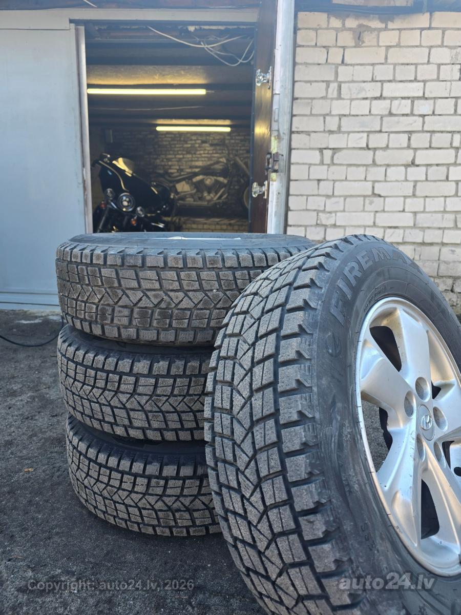Pelēks Hyundai ix35 2011 Tallina, ar dzinēja tilpumu 2.00 L un nobraukumu 227 tūkst. km par 6200 €, foto 19 vietnē AUTOMOTO.COM.LV