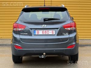 Grey Hyundai ix35 2011 in Ogre, with an engine capacity of 2.00 L and mileage of 149 thousand km for 6997 €, photo 5 on AUTOMOTO.COM.LV