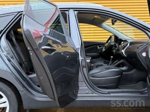 Grey Hyundai ix35 2011 in Ogre, with an engine capacity of 2.00 L and mileage of 149 thousand km for 6997 €, photo 14 on AUTOMOTO.COM.LV