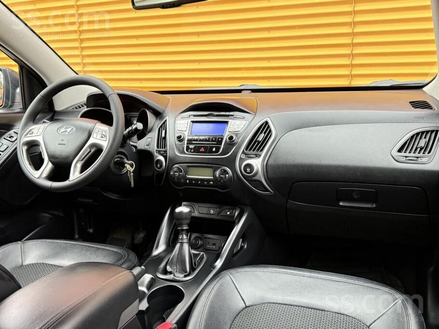 Grey Hyundai ix35 2011 in Ogre, with an engine capacity of 2.00 L and mileage of 149 thousand km for 6997 €, photo 17 on AUTOMOTO.COM.LV