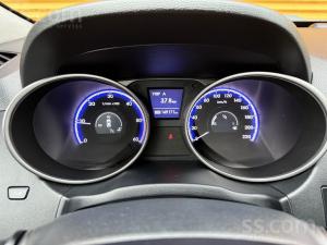Grey Hyundai ix35 2011 in Ogre, with an engine capacity of 2.00 L and mileage of 149 thousand km for 6997 €, photo 25 on AUTOMOTO.COM.LV
