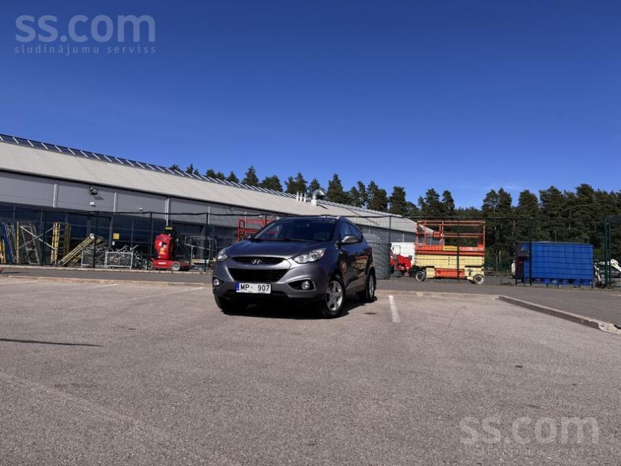 Pelēks Hyundai ix35 2011 Rīga, ar dzinēja tilpumu 2.00 L un nobraukumu 295 tūkst. km par 5500 €, foto 1 vietnē AUTOMOTO.COM.LV