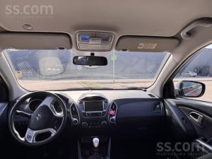 Pelēks Hyundai ix35 2011 Rīga, ar dzinēja tilpumu 2.00 L un nobraukumu 295 tūkst. km par 5500 €, foto 6 vietnē AUTOMOTO.COM.LV