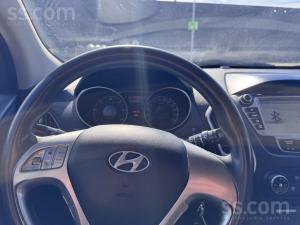 Pelēks Hyundai ix35 2011 Rīga, ar dzinēja tilpumu 2.00 L un nobraukumu 295 tūkst. km par 5500 €, foto 9 vietnē AUTOMOTO.COM.LV