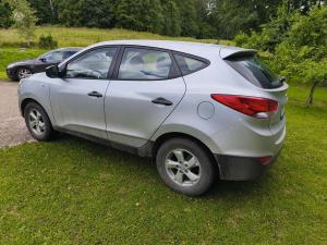 Pelēks Hyundai ix35 2011 Utena, ar dzinēja tilpumu 1.69 L un nobraukumu 291 tūkst. km par 5000 €, foto 3 vietnē AUTOMOTO.COM.LV