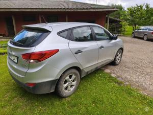 Pelēks Hyundai ix35 2011 Utena, ar dzinēja tilpumu 1.69 L un nobraukumu 291 tūkst. km par 5000 €, foto 5 vietnē AUTOMOTO.COM.LV