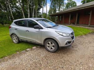 Pelēks Hyundai ix35 2011 Utena, ar dzinēja tilpumu 1.69 L un nobraukumu 291 tūkst. km par 5000 €, foto 6 vietnē AUTOMOTO.COM.LV