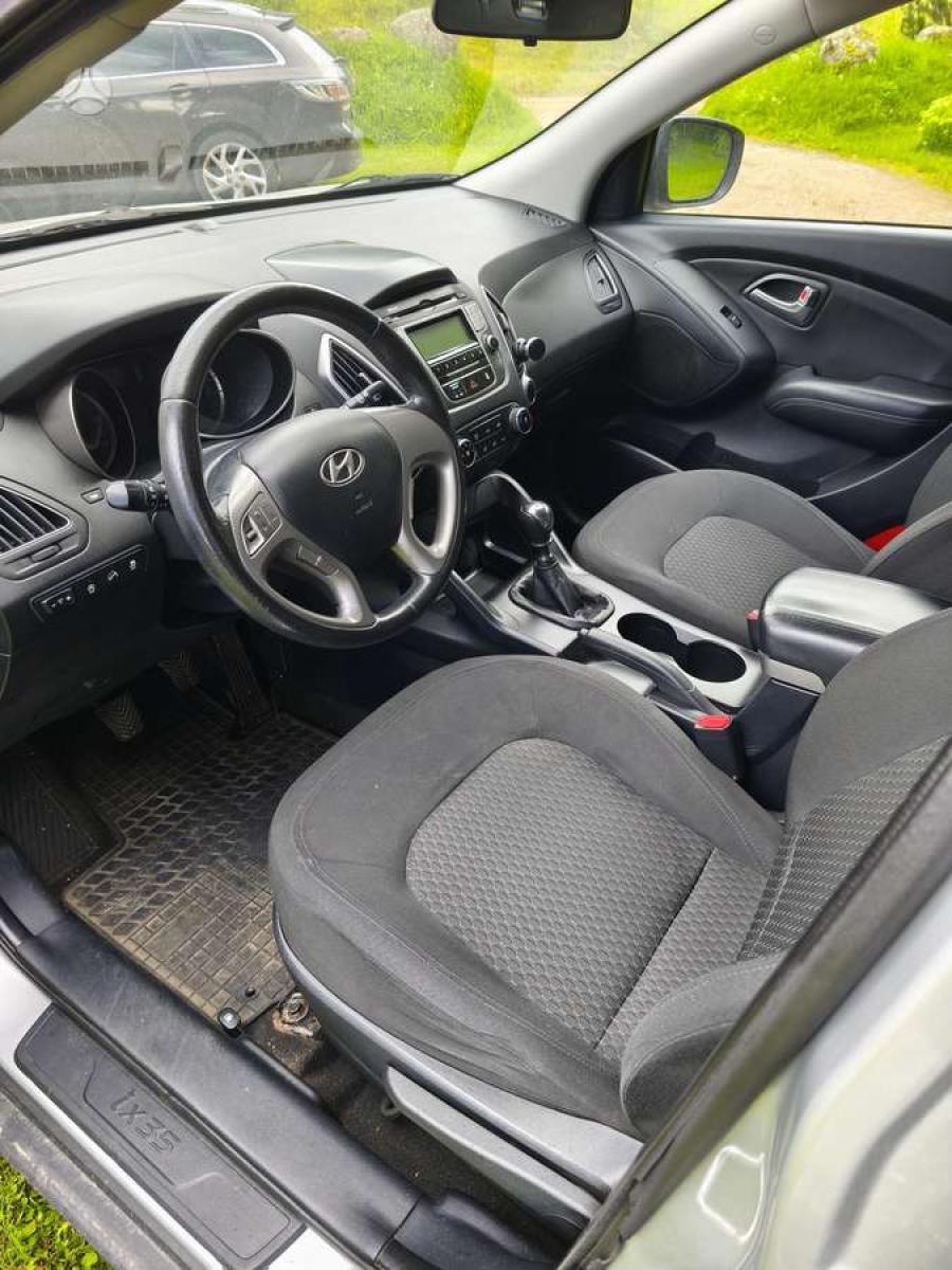 Pelēks Hyundai ix35 2011 Utena, ar dzinēja tilpumu 1.69 L un nobraukumu 291 tūkst. km par 5000 €, foto 9 vietnē AUTOMOTO.COM.LV