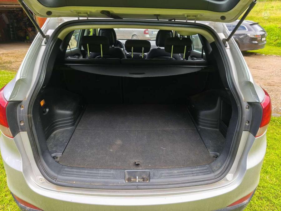 Pelēks Hyundai ix35 2011 Utena, ar dzinēja tilpumu 1.69 L un nobraukumu 291 tūkst. km par 5000 €, foto 12 vietnē AUTOMOTO.COM.LV