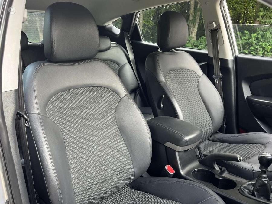 Pelēks Hyundai ix35 2011 Tauragė, ar dzinēja tilpumu 1.59 L un nobraukumu 235 tūkst. km par 4950 €, foto 11 vietnē AUTOMOTO.COM.LV