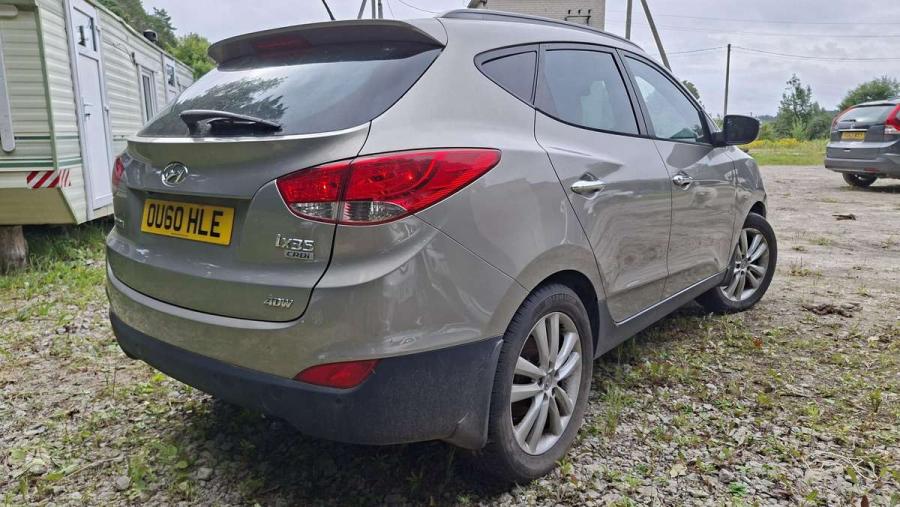 Pelēks Hyundai ix35 2011 Šauļi, ar dzinēja tilpumu 2.00 L un nobraukumu 187 tūkst. km par 1999 €, foto 5 vietnē AUTOMOTO.COM.LV