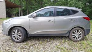Pelēks Hyundai ix35 2011 Šauļi, ar dzinēja tilpumu 2.00 L un nobraukumu 187 tūkst. km par 1999 €, foto 9 vietnē AUTOMOTO.COM.LV