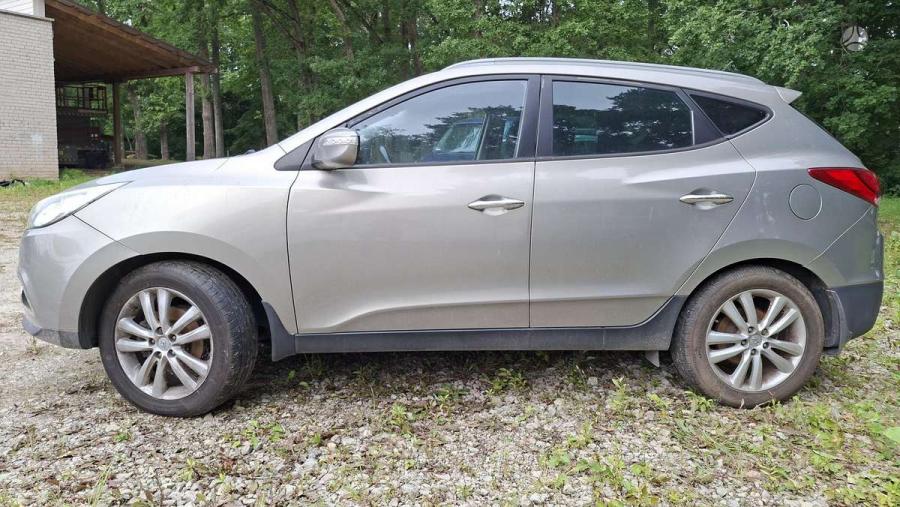 Pelēks Hyundai ix35 2011 Šauļi, ar dzinēja tilpumu 2.00 L un nobraukumu 187 tūkst. km par 1999 €, foto 9 vietnē AUTOMOTO.COM.LV