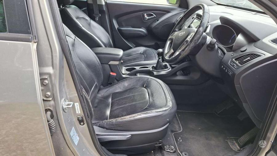 Pelēks Hyundai ix35 2011 Šauļi, ar dzinēja tilpumu 2.00 L un nobraukumu 187 tūkst. km par 1999 €, foto 10 vietnē AUTOMOTO.COM.LV