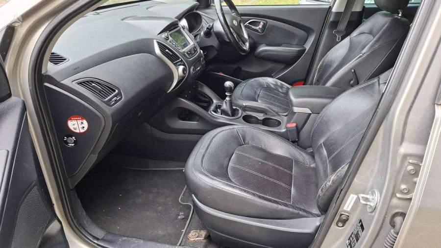 Pelēks Hyundai ix35 2011 Šauļi, ar dzinēja tilpumu 2.00 L un nobraukumu 187 tūkst. km par 1999 €, foto 12 vietnē AUTOMOTO.COM.LV