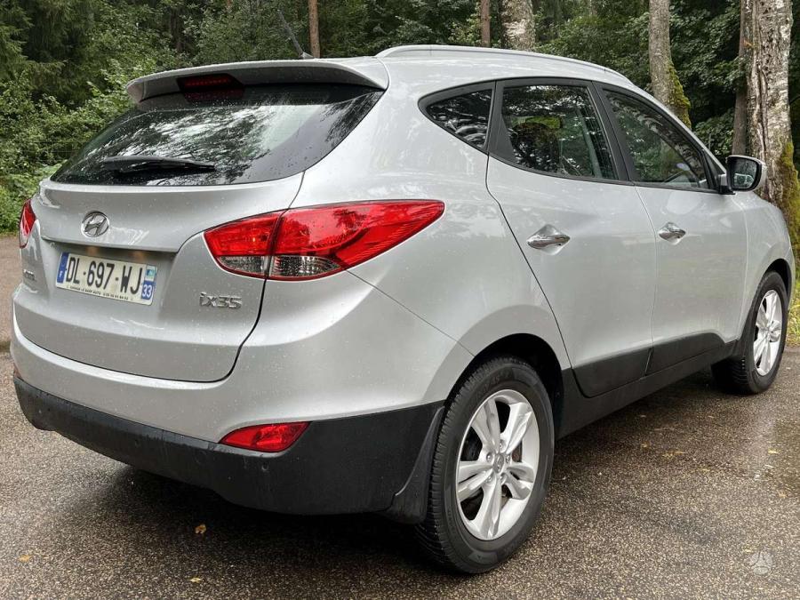 Grey Hyundai ix35 2011 in Taurage, with an engine capacity of 1.59 L and mileage of 230 thousand km for 4450 €, photo 7 on AUTOMOTO.COM.LV