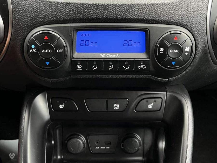 Grey Hyundai ix35 2011 in Taurage, with an engine capacity of 1.59 L and mileage of 230 thousand km for 4450 €, photo 12 on AUTOMOTO.COM.LV