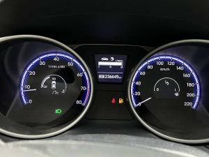 Grey Hyundai ix35 2011 in Taurage, with an engine capacity of 1.59 L and mileage of 230 thousand km for 4450 €, photo 13 on AUTOMOTO.COM.LV