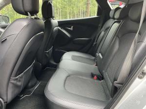 Grey Hyundai ix35 2011 in Taurage, with an engine capacity of 1.59 L and mileage of 230 thousand km for 4450 €, photo 17 on AUTOMOTO.COM.LV