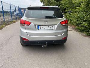 Grey Hyundai ix35 2011 in Telschi, with an engine capacity of 2.00 L and mileage of 263 thousand km for 4900 €, photo 8 on AUTOMOTO.COM.LV
