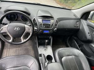 Grey Hyundai ix35 2011 in Telschi, with an engine capacity of 2.00 L and mileage of 263 thousand km for 4900 €, photo 10 on AUTOMOTO.COM.LV