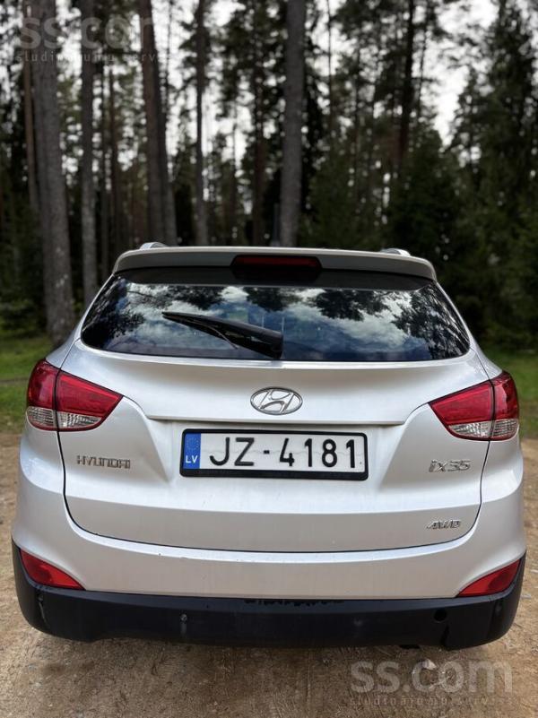 Pelēks Hyundai ix35 2011 Saldus, ar dzinēja tilpumu 2.00 L un nobraukumu 234 tūkst. km par 5500 €, foto 3 vietnē AUTOMOTO.COM.LV