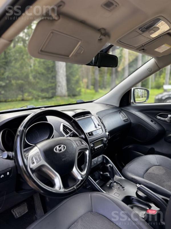Pelēks Hyundai ix35 2011 Saldus, ar dzinēja tilpumu 2.00 L un nobraukumu 234 tūkst. km par 5500 €, foto 5 vietnē AUTOMOTO.COM.LV