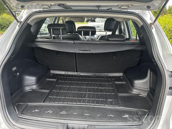 Pelēks Hyundai ix35 2011 Saldus, ar dzinēja tilpumu 2.00 L un nobraukumu 234 tūkst. km par 5500 €, foto 7 vietnē AUTOMOTO.COM.LV