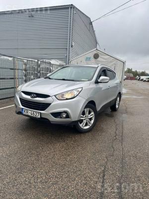 Grey Hyundai ix35 2012 in Riga, with an engine capacity of 2.00 L and mileage of 263 thousand km for 6300 €, photo 1 on AUTOMOTO.COM.LV