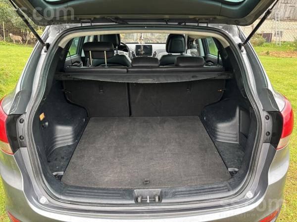Pelēks Hyundai ix35 2012 Aizkraukle, ar dzinēja tilpumu 2.00 L un nobraukumu 227 tūkst. km par 5200 €, foto 11 vietnē AUTOMOTO.COM.LV