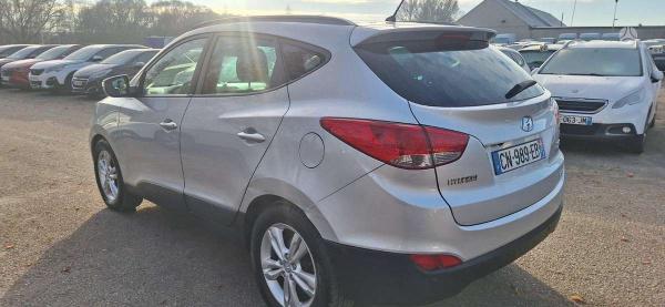 Pelēks Hyundai ix35 2012 Tauragė, ar dzinēja tilpumu 2.00 L un nobraukumu 150 tūkst. km par 4500 €, foto 5 vietnē AUTOMOTO.COM.LV