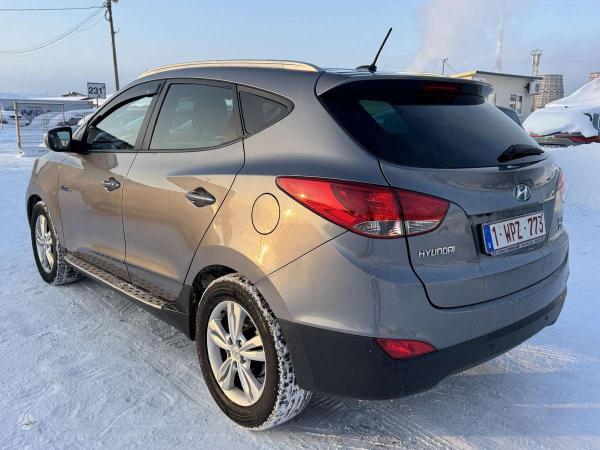 Pelēks Hyundai ix35 2012 Viļņa, ar dzinēja tilpumu 1.69 L un nobraukumu 270 tūkst. km par 6200 €, foto 5 vietnē AUTOMOTO.COM.LV