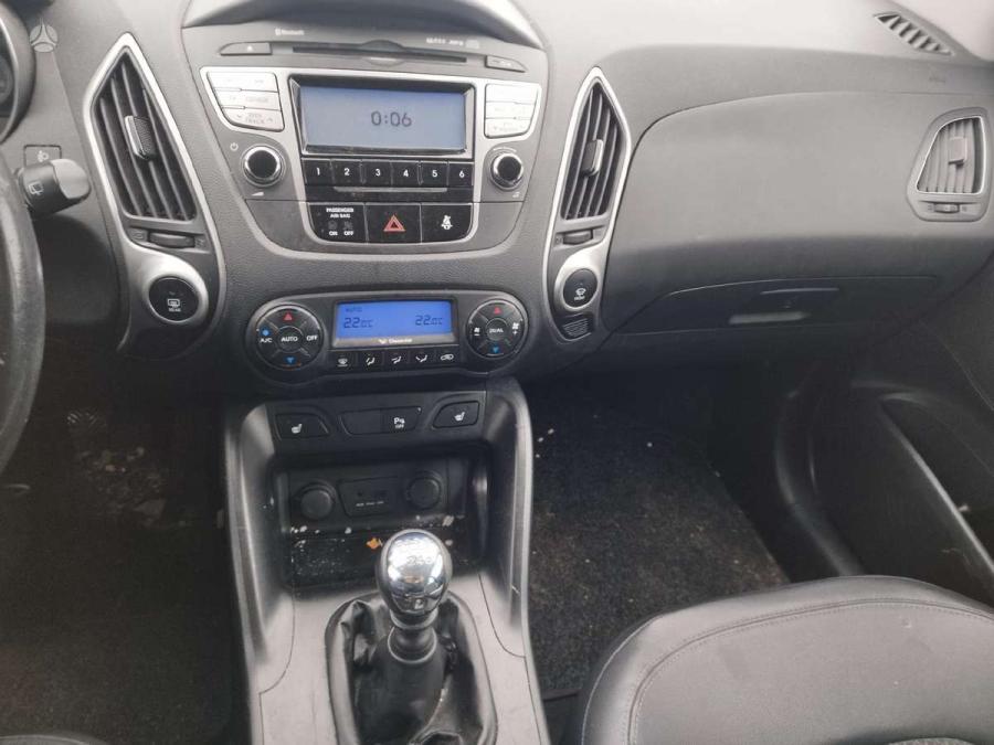 Pelēks Hyundai ix35 2012 Utena, ar dzinēja tilpumu 1.69 L un nobraukumu 232 tūkst. km par 4900 €, foto 6 vietnē AUTOMOTO.COM.LV