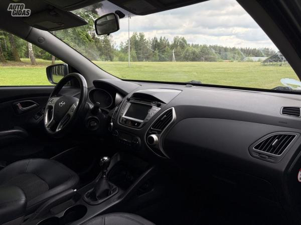 Grey Hyundai ix35 2012 in Alytus, with an engine capacity of 1.60 L and mileage of 246 thousand km for 3900 €, photo 8 on AUTOMOTO.COM.LV