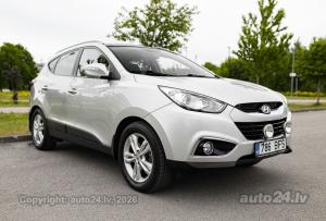 Grey Hyundai ix35 2012 in Tallinn, with an engine capacity of 2.00 L and mileage of 175 thousand km for 6699 €, photo 3 on AUTOMOTO.COM.LV