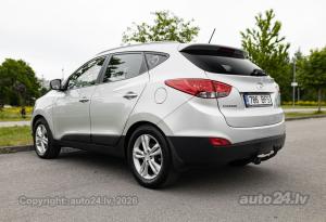 Grey Hyundai ix35 2012 in Tallinn, with an engine capacity of 2.00 L and mileage of 175 thousand km for 6699 €, photo 5 on AUTOMOTO.COM.LV