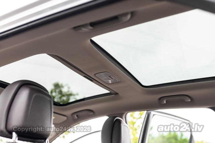 Grey Hyundai ix35 2012 in Tallinn, with an engine capacity of 2.00 L and mileage of 175 thousand km for 6699 €, photo 10 on AUTOMOTO.COM.LV