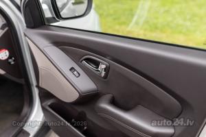 Grey Hyundai ix35 2012 in Tallinn, with an engine capacity of 2.00 L and mileage of 175 thousand km for 6699 €, photo 18 on AUTOMOTO.COM.LV