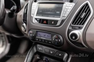 Grey Hyundai ix35 2012 in Tallinn, with an engine capacity of 2.00 L and mileage of 175 thousand km for 6699 €, photo 23 on AUTOMOTO.COM.LV