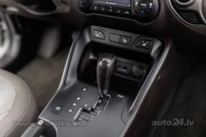 Grey Hyundai ix35 2012 in Tallinn, with an engine capacity of 2.00 L and mileage of 175 thousand km for 6699 €, photo 24 on AUTOMOTO.COM.LV