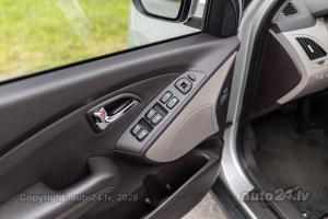 Grey Hyundai ix35 2012 in Tallinn, with an engine capacity of 2.00 L and mileage of 175 thousand km for 6699 €, photo 26 on AUTOMOTO.COM.LV