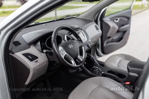 Grey Hyundai ix35 2012 in Tallinn, with an engine capacity of 2.00 L and mileage of 175 thousand km for 6699 €, photo 27 on AUTOMOTO.COM.LV