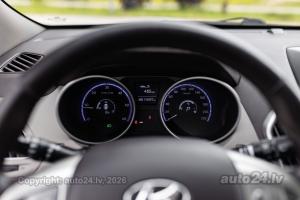 Grey Hyundai ix35 2012 in Tallinn, with an engine capacity of 2.00 L and mileage of 175 thousand km for 6699 €, photo 29 on AUTOMOTO.COM.LV