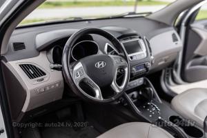 Grey Hyundai ix35 2012 in Tallinn, with an engine capacity of 2.00 L and mileage of 175 thousand km for 6699 €, photo 31 on AUTOMOTO.COM.LV