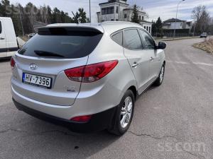 Pelēks Hyundai ix35 2012 Rīga, ar dzinēja tilpumu 1.60 L un nobraukumu 145 tūkst. km par 6500 €, foto 5 vietnē AUTOMOTO.COM.LV