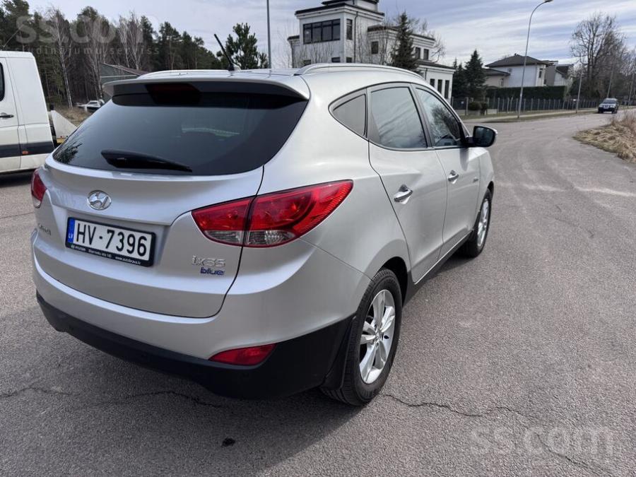 Pelēks Hyundai ix35 2012 Rīga, ar dzinēja tilpumu 1.60 L un nobraukumu 145 tūkst. km par 6500 €, foto 5 vietnē AUTOMOTO.COM.LV