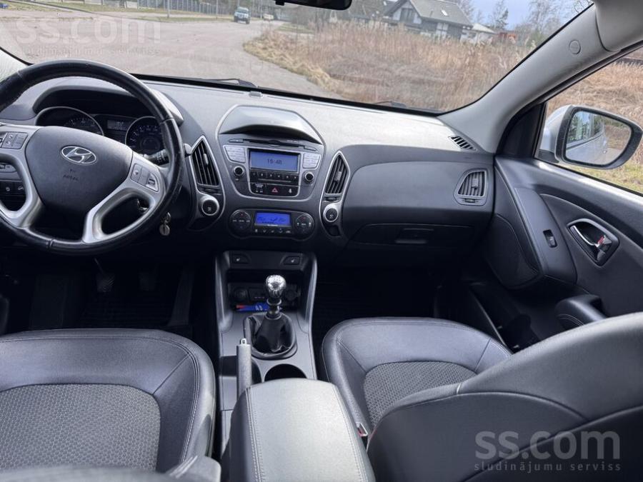 Pelēks Hyundai ix35 2012 Rīga, ar dzinēja tilpumu 1.60 L un nobraukumu 145 tūkst. km par 6500 €, foto 9 vietnē AUTOMOTO.COM.LV