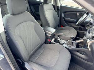 Grey Hyundai ix35 2012 in Panevezys, with an engine capacity of 1.70 L and mileage of 188 thousand km for 3250 €, photo 12 on AUTOMOTO.COM.LV